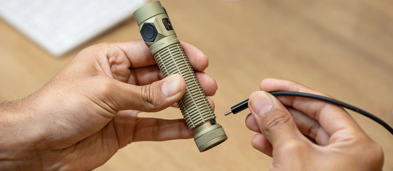 Baton 4 Pro Baton Ultra 1600 Lumen Compact EDC Torch USB-C Dual Sw ...