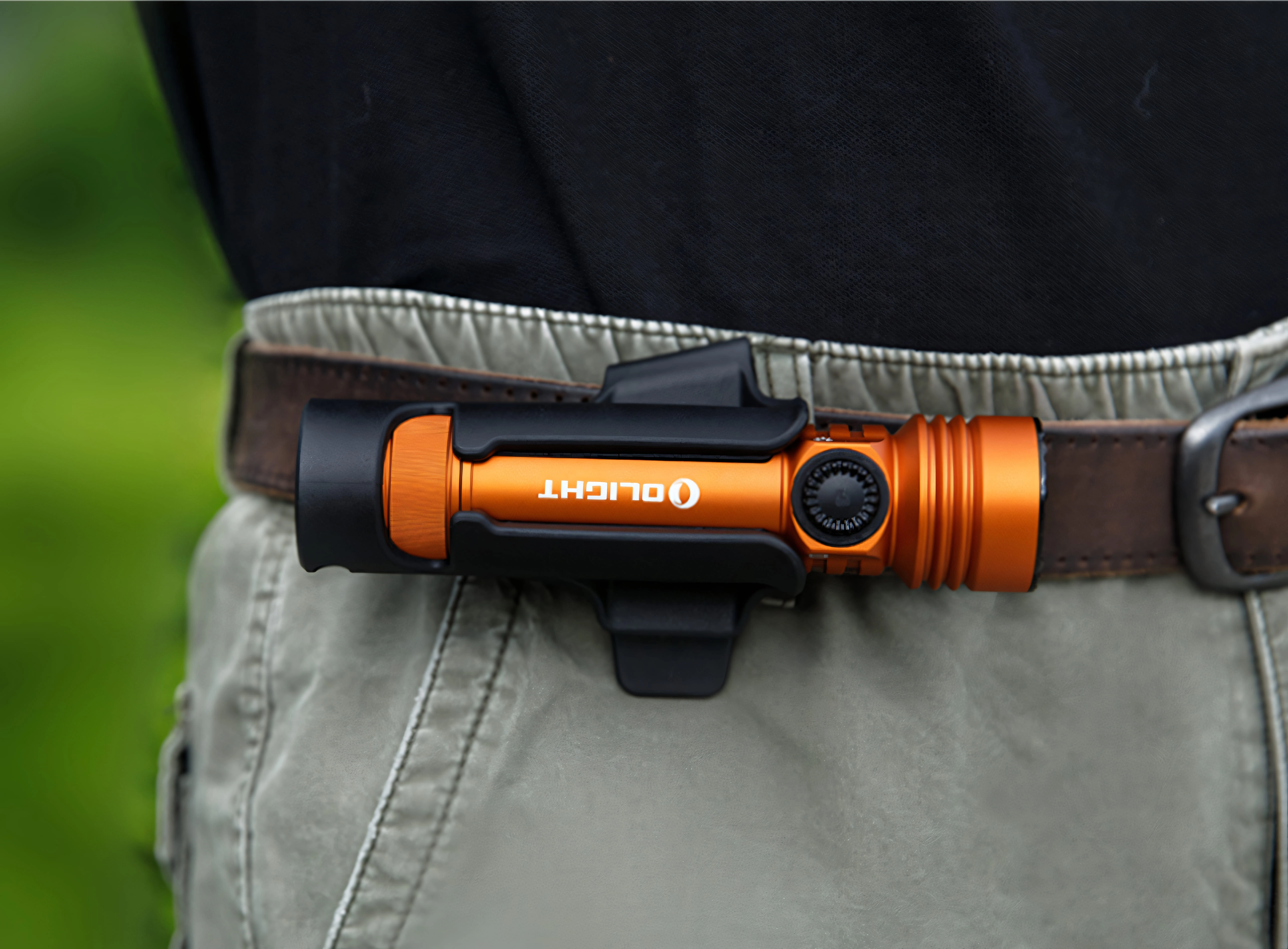 Seeker 4 Pro LED Torch 4600 Lumens USB -C Rechargeable - Olight UK