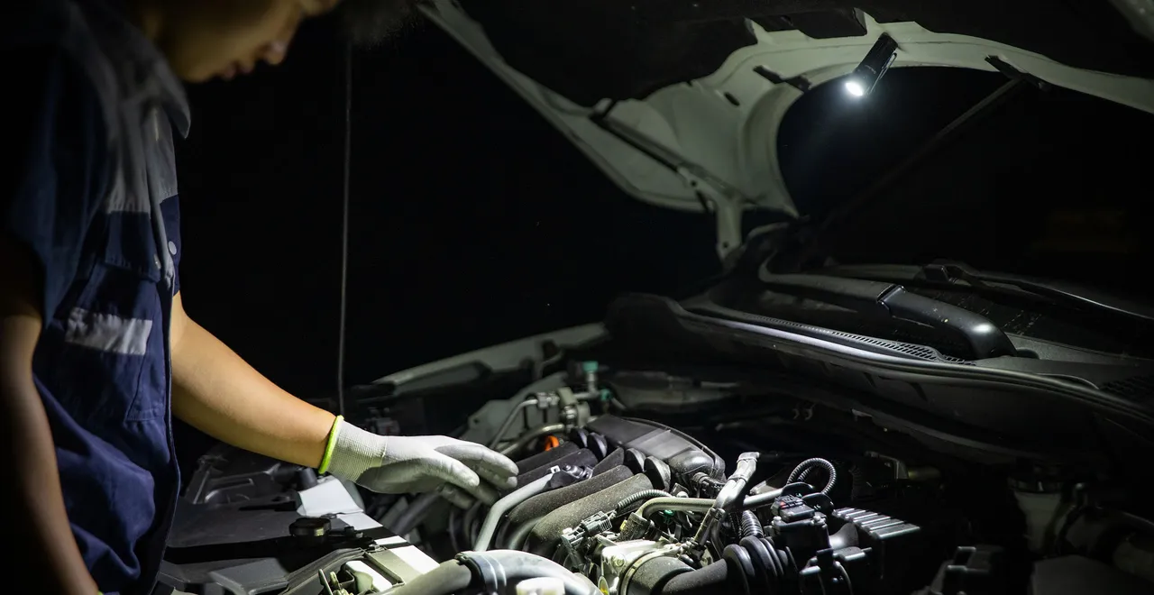 Baton 4 Powerful EDC Torch 1300 Lumens (Standard/Premium Edition ...